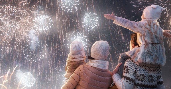 Make-Your-New-Years-Eve-Sparkle-with-The-Online-Firework-Store-2 ...